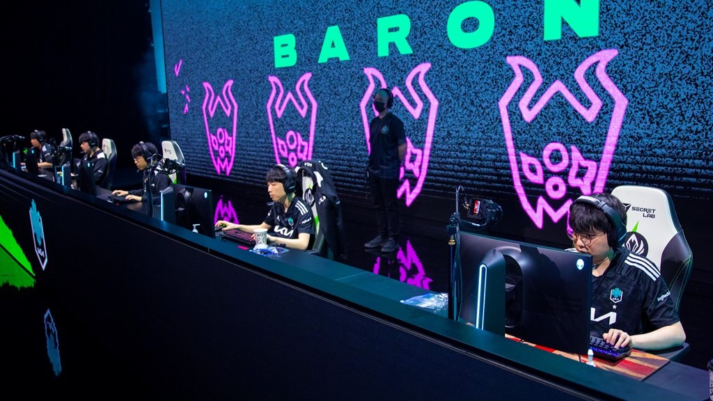 DWG KIA ShowMaker: 'Các game thủ ở Châu Âu nói KHÔNG với đầu hàng' | ONE Esports Vietnam