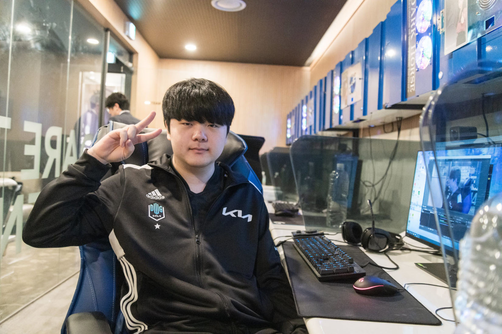 LMHT: DWG KIA và Canyon nhận án phạt sau khi sử dụng tài khoản không ...