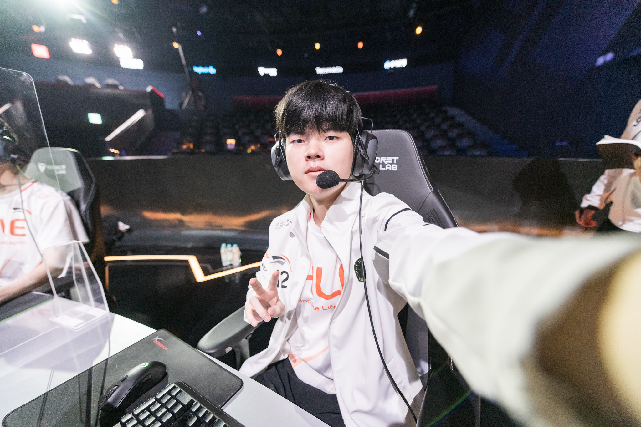 HLE Deft: Hành trình tìm lại ánh hào quang | ONE Esports Vietnam