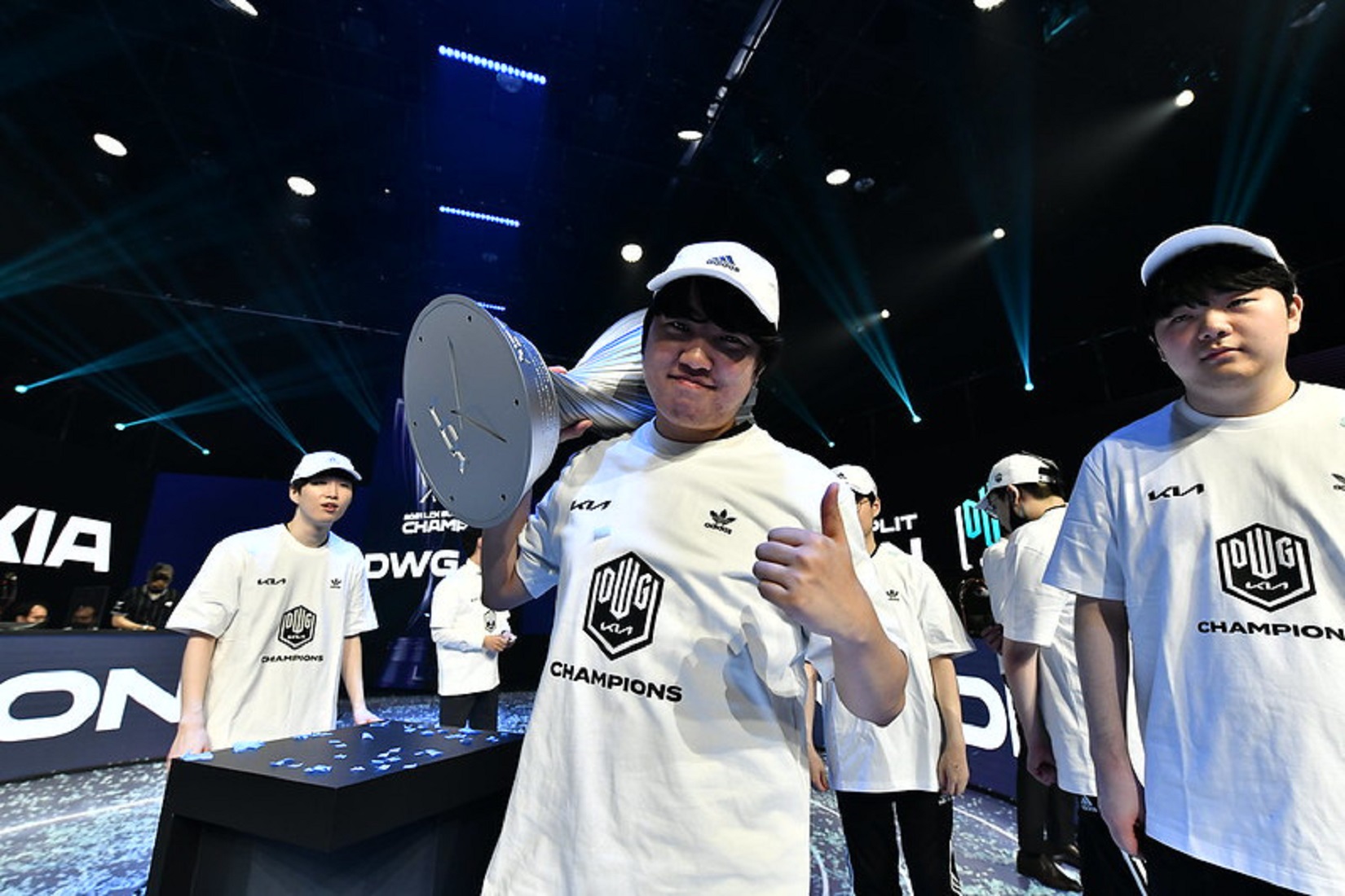 DK Khan muốn cố gắng hết sức mình để có được ngôi vương tại kỳ CKTG cuối cùng trong sự nghiệp ...