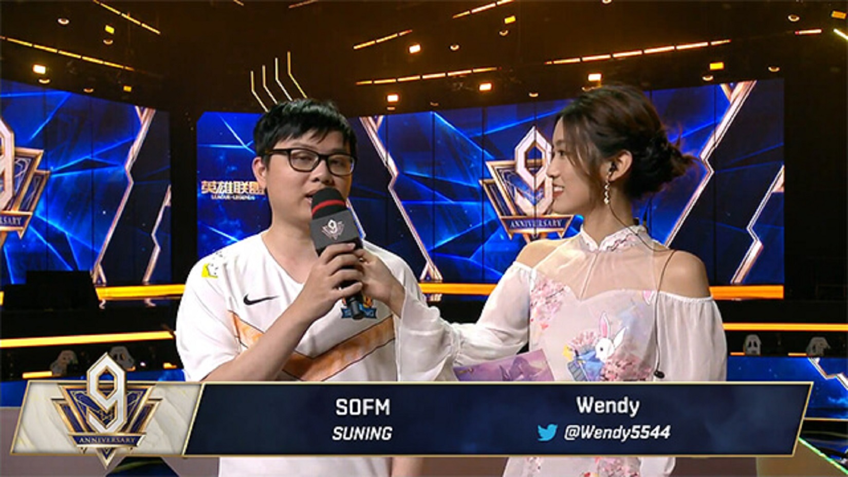 Sự kỹ tính của MC Wendy tạo nên thành công cho LPL English: 'Đến chiếc giày cao gót cũng phải ...