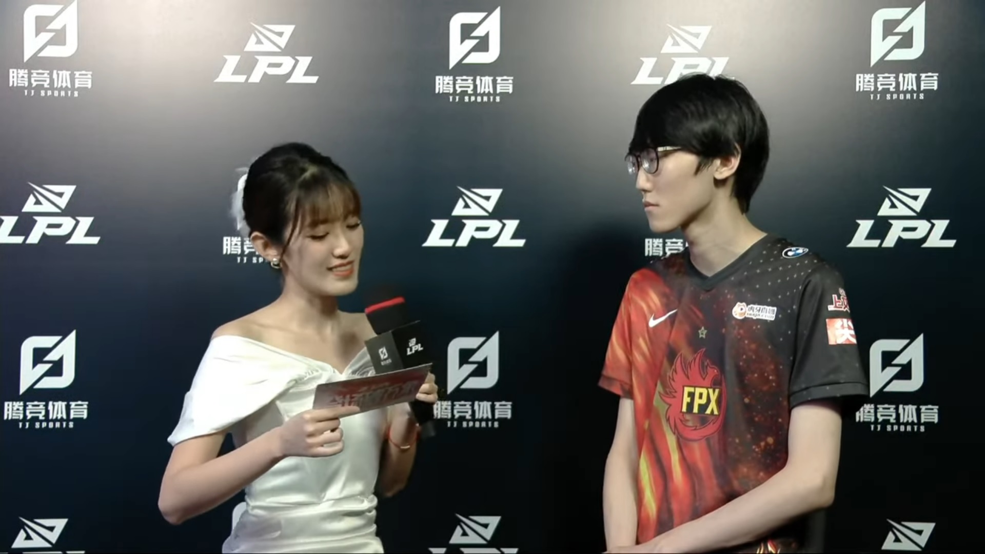 Sự kỹ tính của MC Wendy tạo nên thành công cho LPL English: 'Đến chiếc giày cao gót cũng phải ...