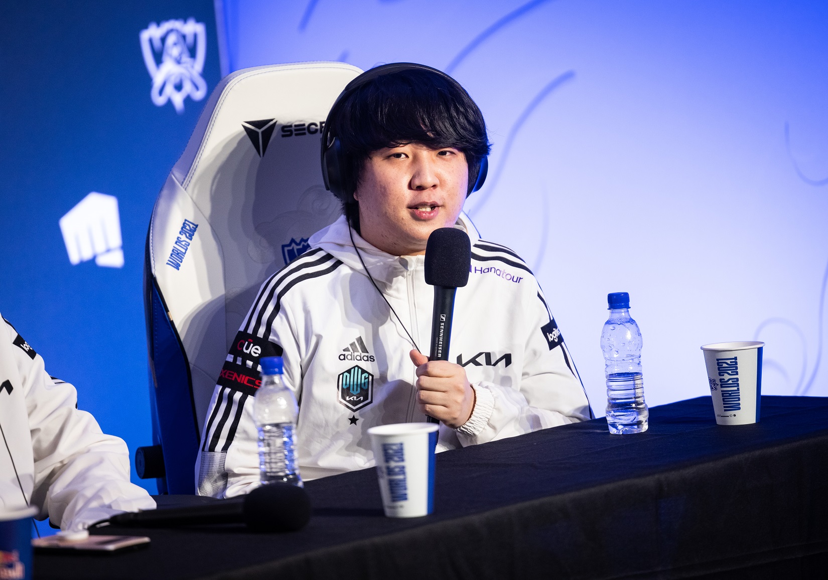 Nhìn lại hành trình 8 năm của Đại hãn Kim 'Khan' Dong-ha: Chỉ còn hai ...