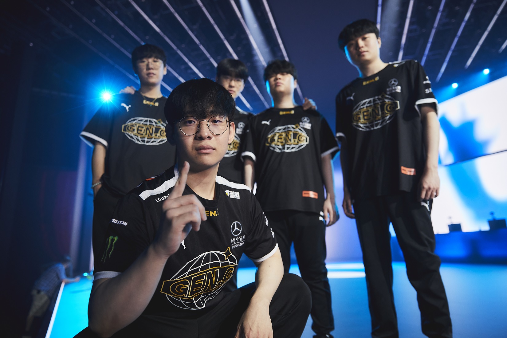 [CKTG 2021] BLV Văn Tùng chia sẻ cảm nghĩ về 2 trận Bán kết: 'EDG đã lộ ...