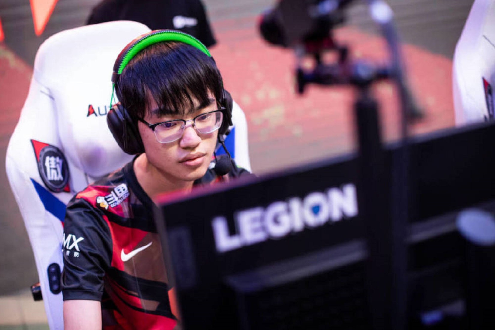 Tiêu điểm LPL: knight - khi thần đồng chưa thể 'hái trái ngọt' | ONE Esports Vietnam