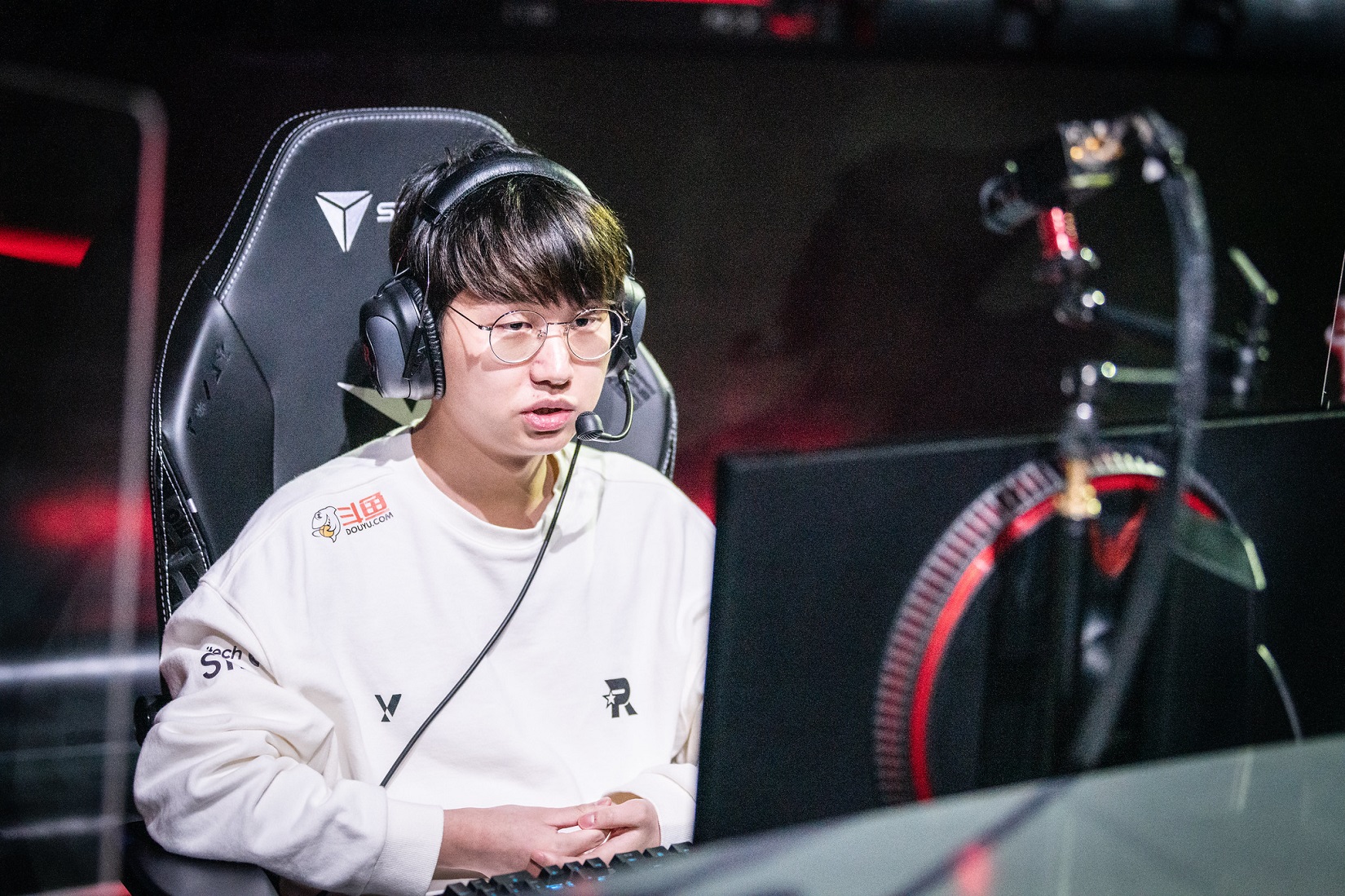 LCK: Aiming lên tiếng xin lỗi người hâm mộ sau pha 'Bản năng sát thủ' làm 'bay màu' cả trận đấu ...