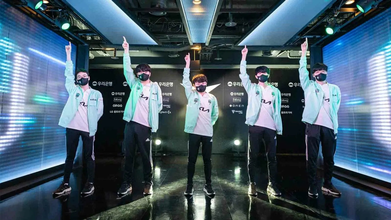 Trận đấu giữa T1 vs DWG KIA chạm mốc 1 triệu người xem | ONE Esports Vietnam