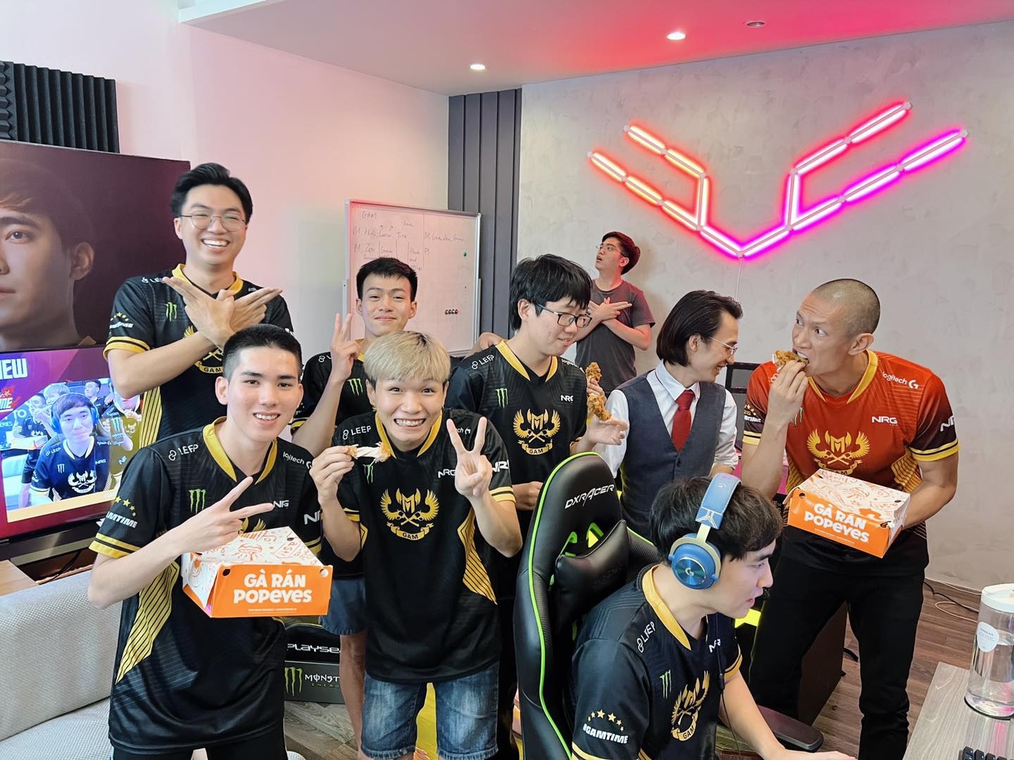 VCS Mùa Hè 2022: Hành trình GAM7 bắt đầu, Cường 7 Núi chính thức quay ...