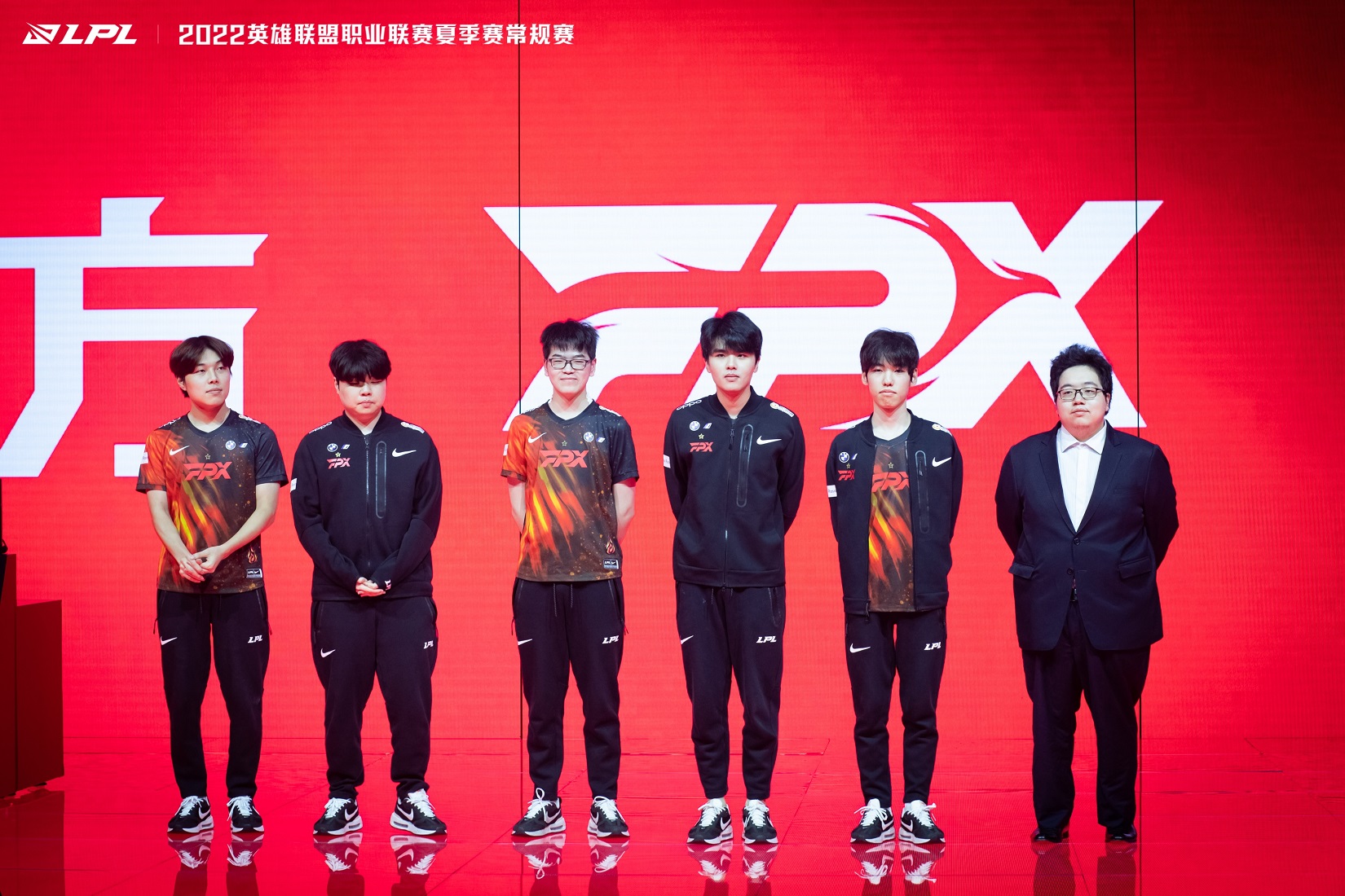 LPL Mùa Hè 2022: Viper khiến cộng đồng bùng nổ tại Playoffs với tỷ lệ ...