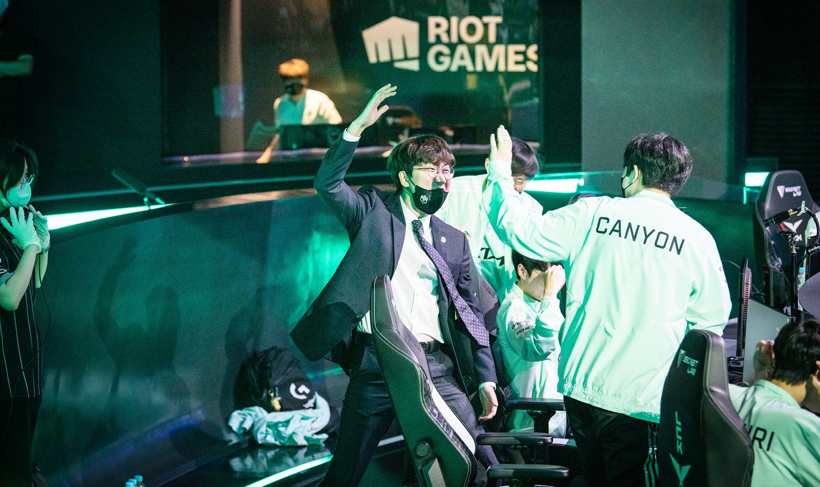 LMHT: HLV Daeny giải thích lý do DWG KIA luôn có sự thay đổi giữa Burdol và Nuguri | ONE Esports ...