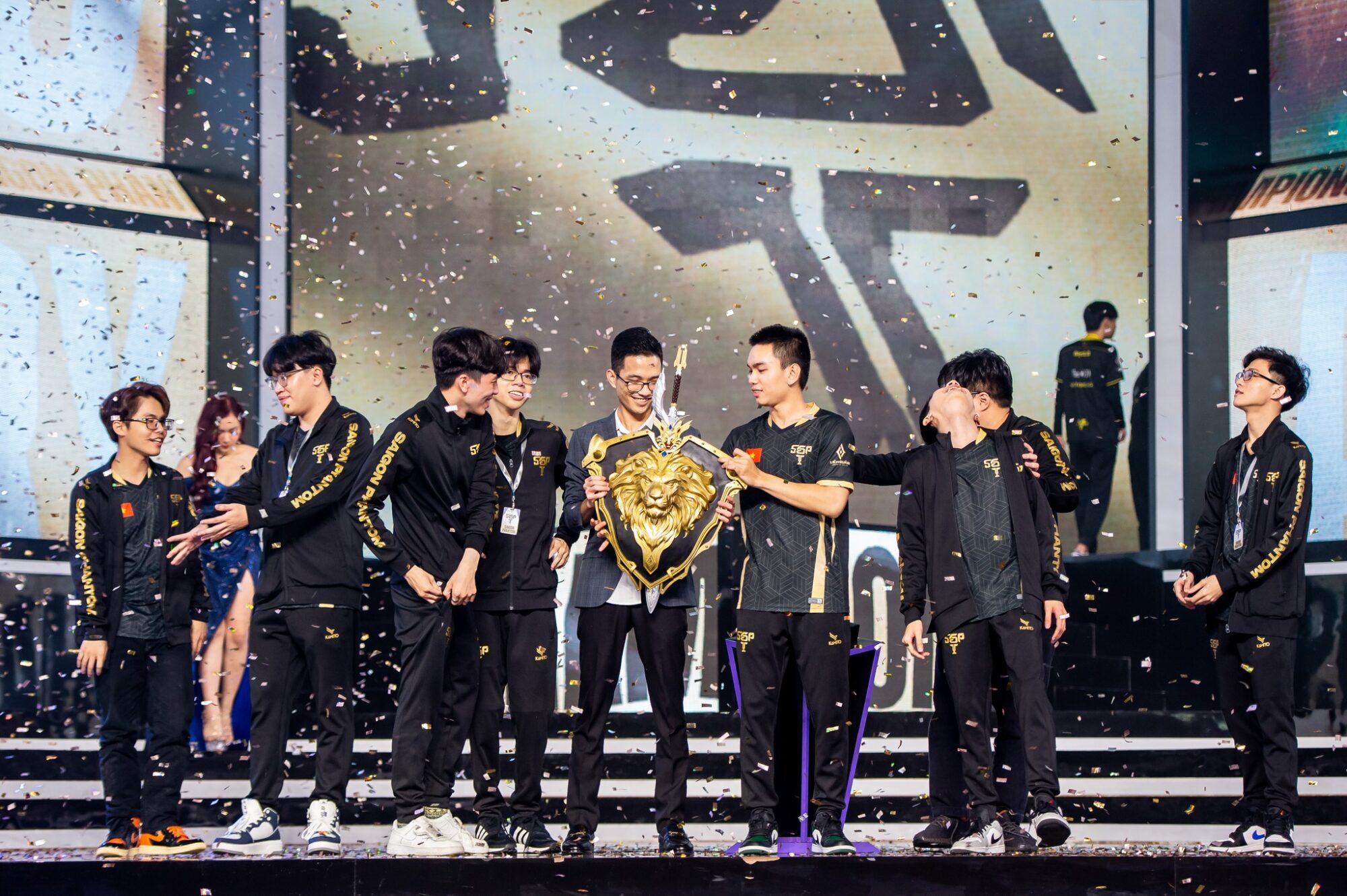 Saigon Phantom lật kèo ngoạn mục, chính thức lên ngôi vô địch ĐTDV Mùa ...