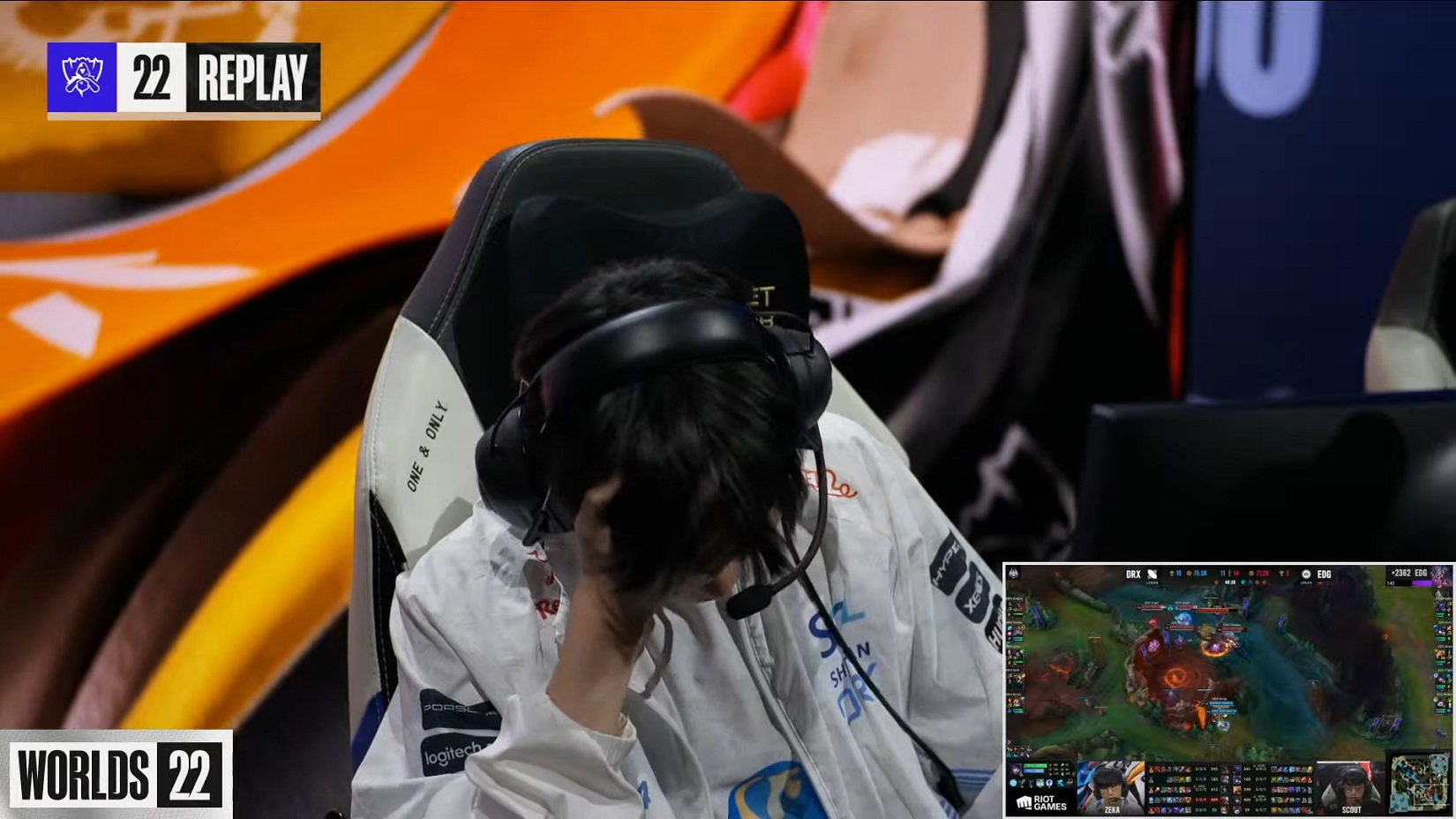 LMHT: Deft ăn mừng ngày sinh nhật bằng khoảnh khắc đen nhất CKTG 2022 | ONE Esports Vietnam