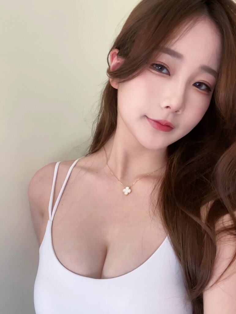 LPL 2023: Vừa debut, nữ caster Kitty đã khiến cộng đồng LMHT phải đã ráo riết săn lùng thông tin ...