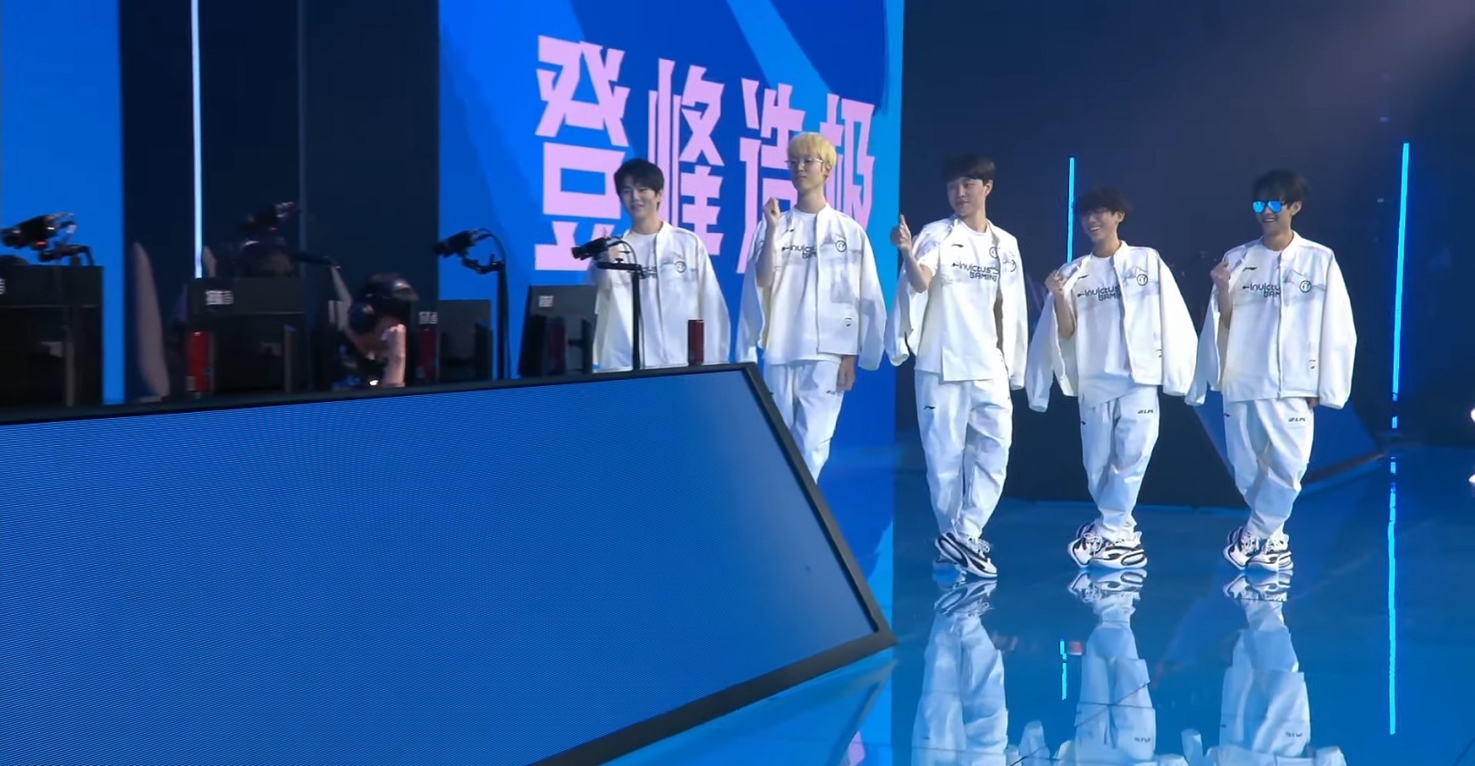 LPL Mùa Xuân 2023: 'Binh đoàn hoàng gia' RNG bất ngờ thua thảm đội hình ...