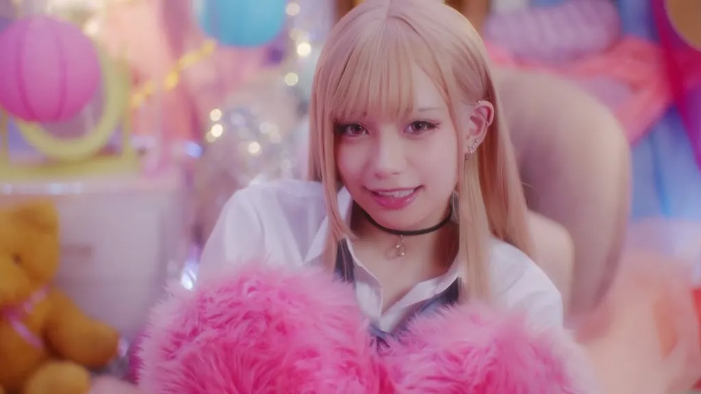 My Dress-Up Darling Cosplay: Akase Akari trong vai Marin hoàn hảo tới ...