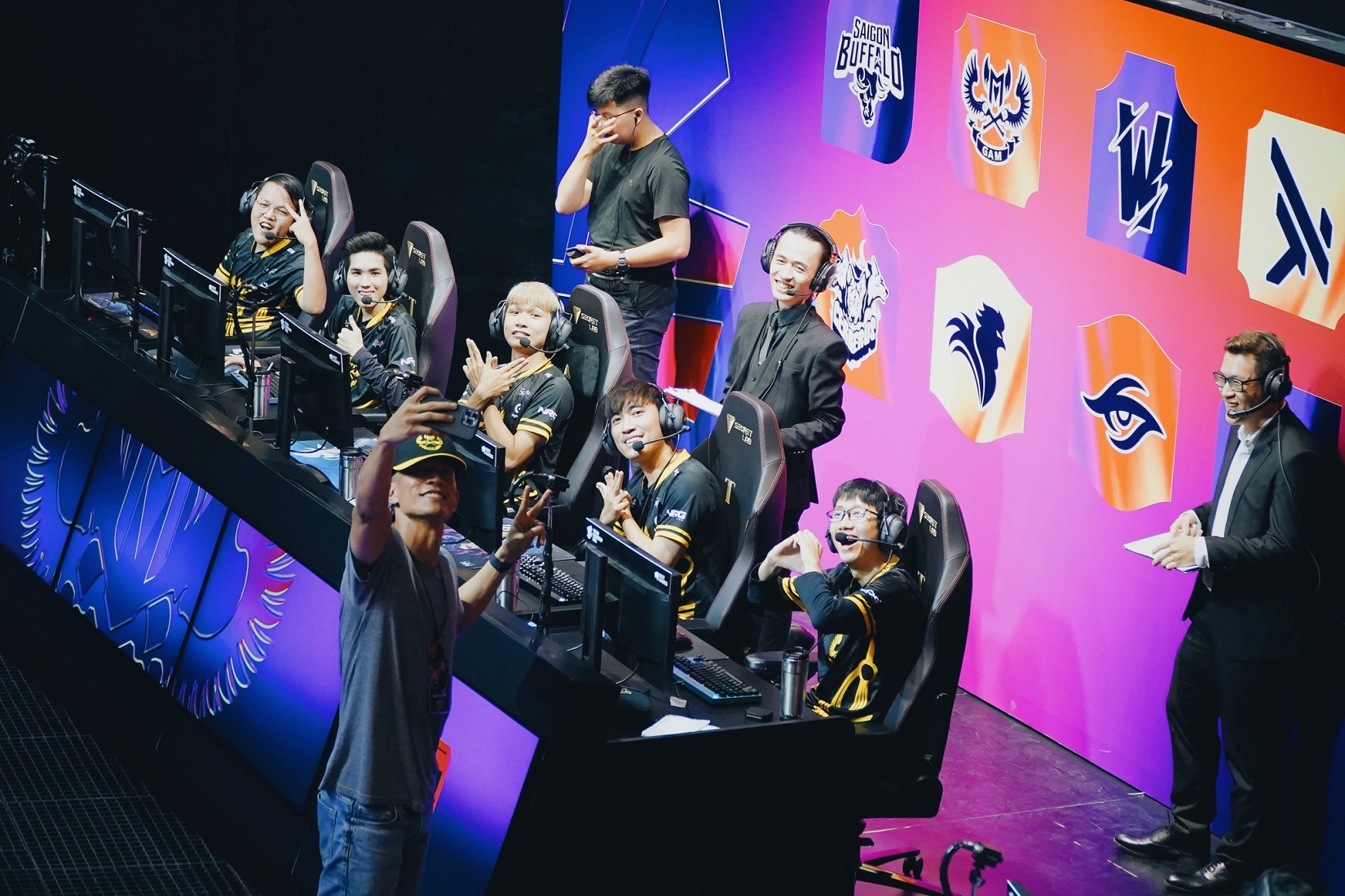 Tiềm năng của khu vực VCS trước những đầu tư từ Riot Games: Cần sự ...