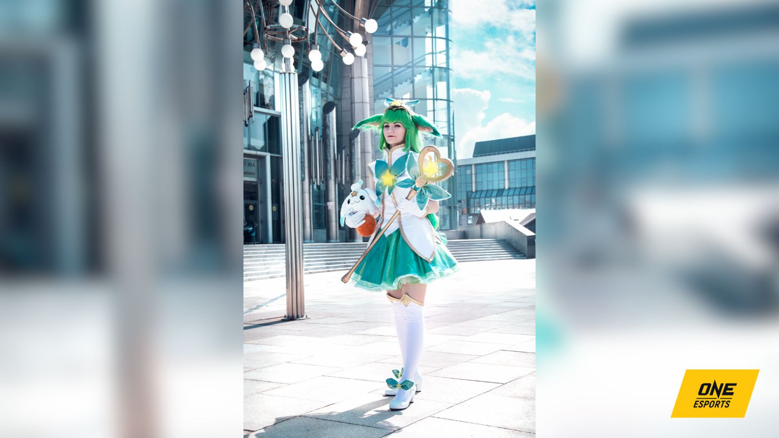 LMHT: Fan cứng Lulu chơi lớn, cosplay hẳn 4 bộ skin đẹp nhất của tiên ...