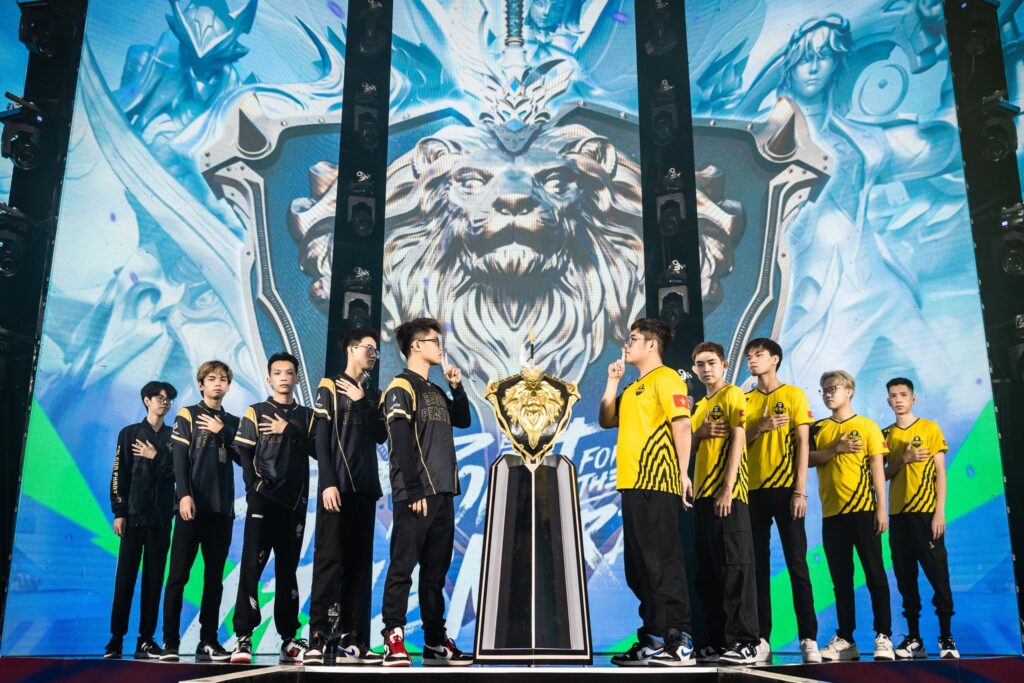 Playoff Saigon Phantom - HEAVY: Đại chiến nhà vua và kẻ thách thức ngôi ...