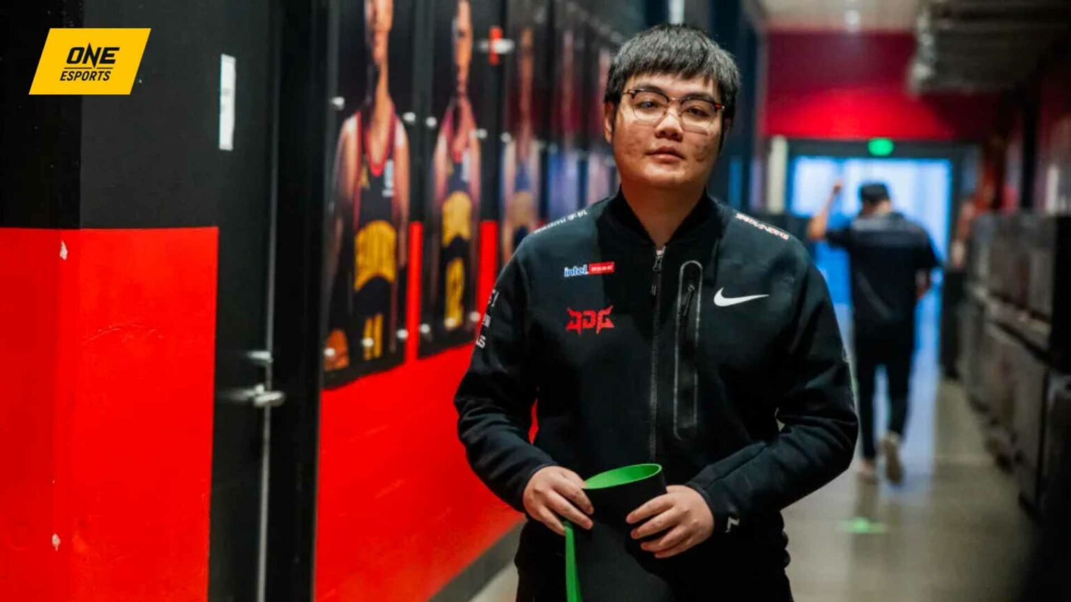 CKTG 2023: 369 khiến cộng đồng phát cuồng nhờ màn 1vs4 với Aatrox tỉ lệ thắng 0% | ONE Esports ...