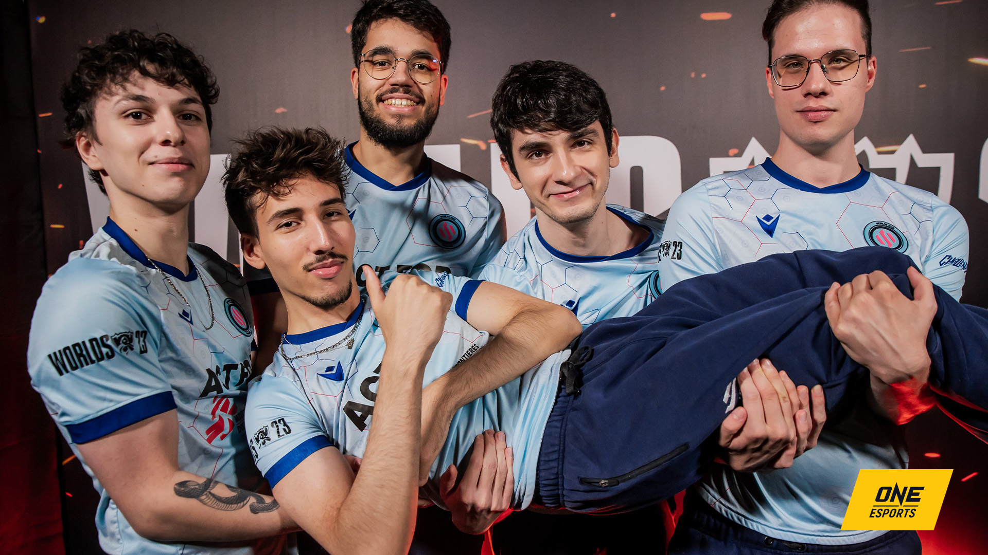 Độc quyền: Team BDS Adam lý giải thành công đằng sau bộ tứ GODS có tỉ ...