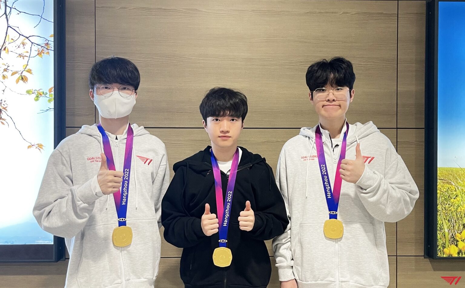 LMHT: Cộng đồng đặt câu hỏi 'Liệu Zeus có vượt qua Faker trong tương lai?' | ONE Esports Vietnam