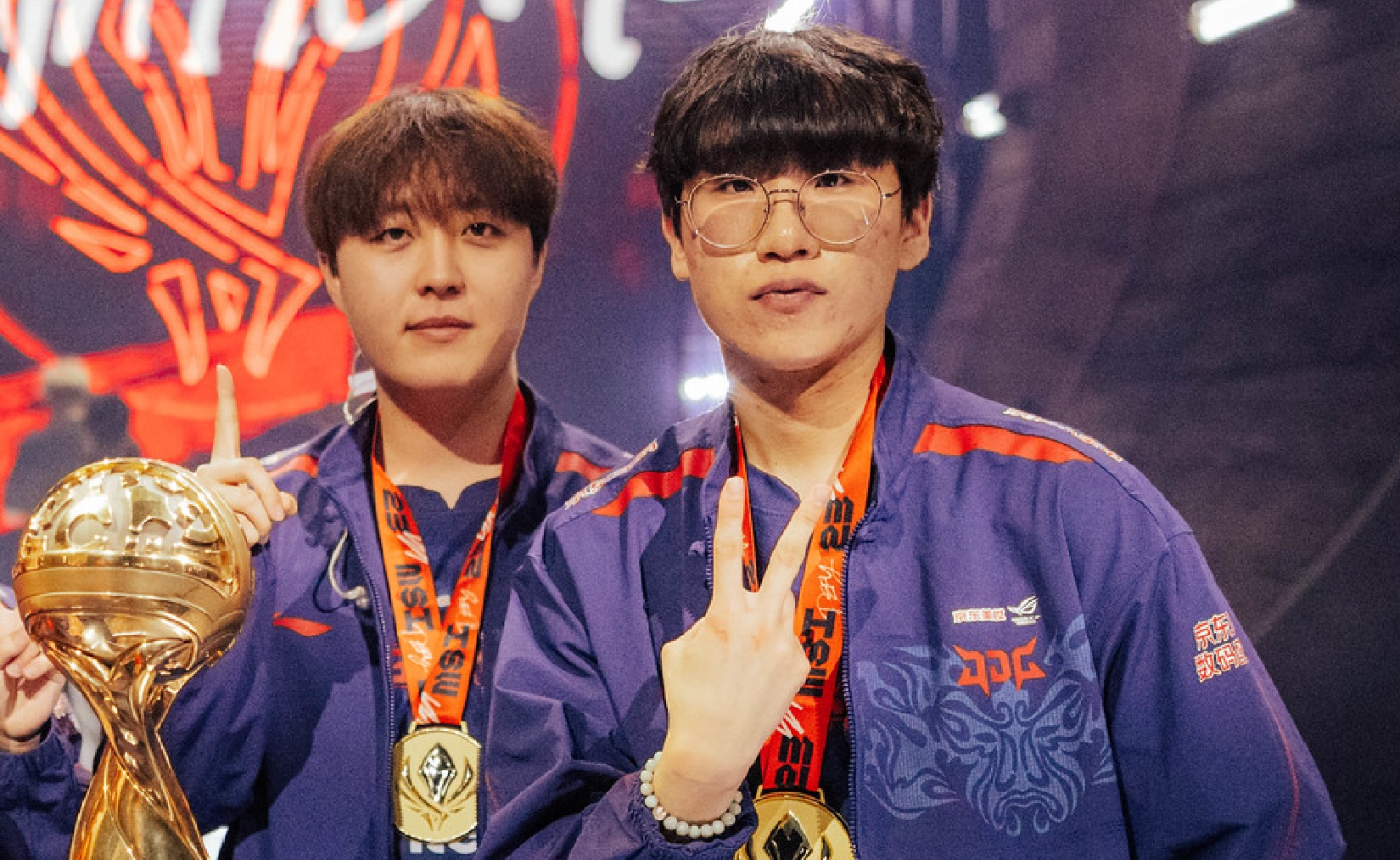 Độc quyền: Kanavi và câu chuyện hòa nhập giữa các thành viên JDG | ONE Esports Vietnam