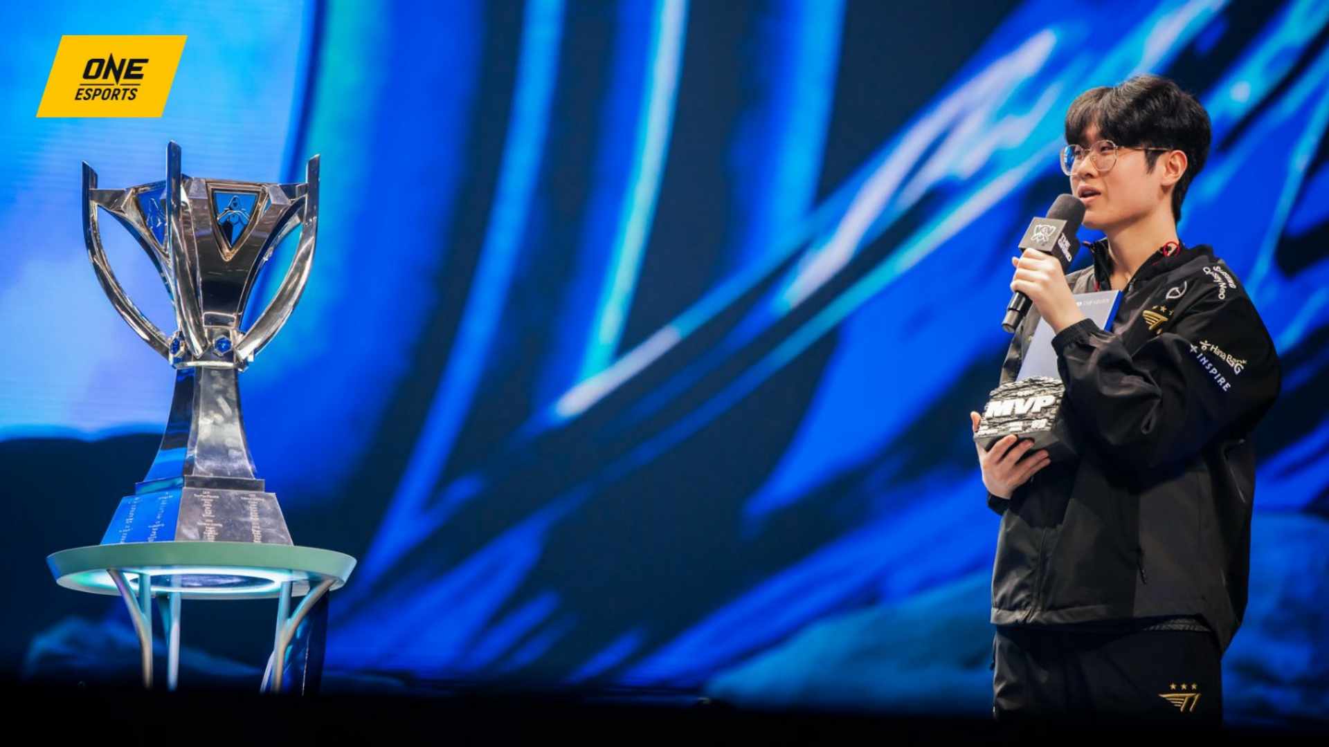 CKTG 2023: T1 Zeus trả lời khiêm tốn sau khi trở thành MVP trẻ tuổi nhất trong một trận chung ...