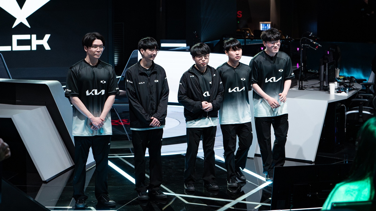 LCK: Dplus KIA - Sắc xanh le lói màu hy vọng | ONE Esports Vietnam