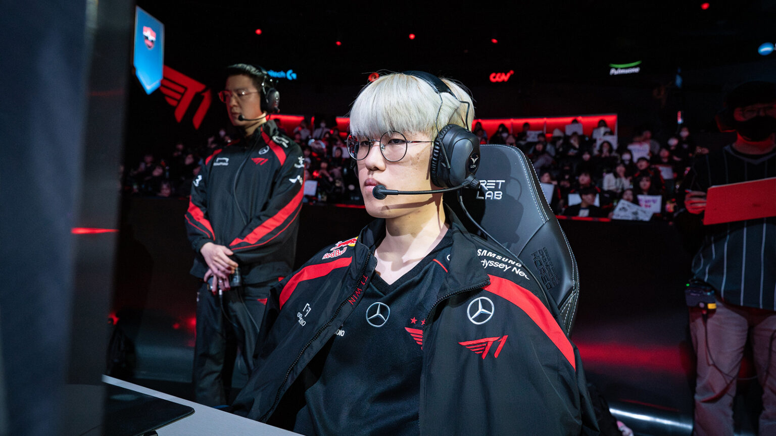 LMHT: Toàn bộ các thành viên T1 chính thức tạm dừng livestream vì DDoS | ONE Esports Vietnam