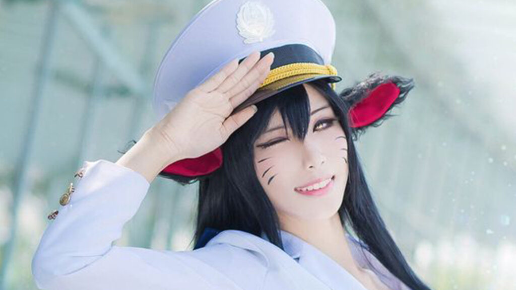 Coser nóng bỏng HaneAme cosplay tướng tủ để cổ vũ cho idol Faker, Quỷ vương có né nổi pha Hôn ...