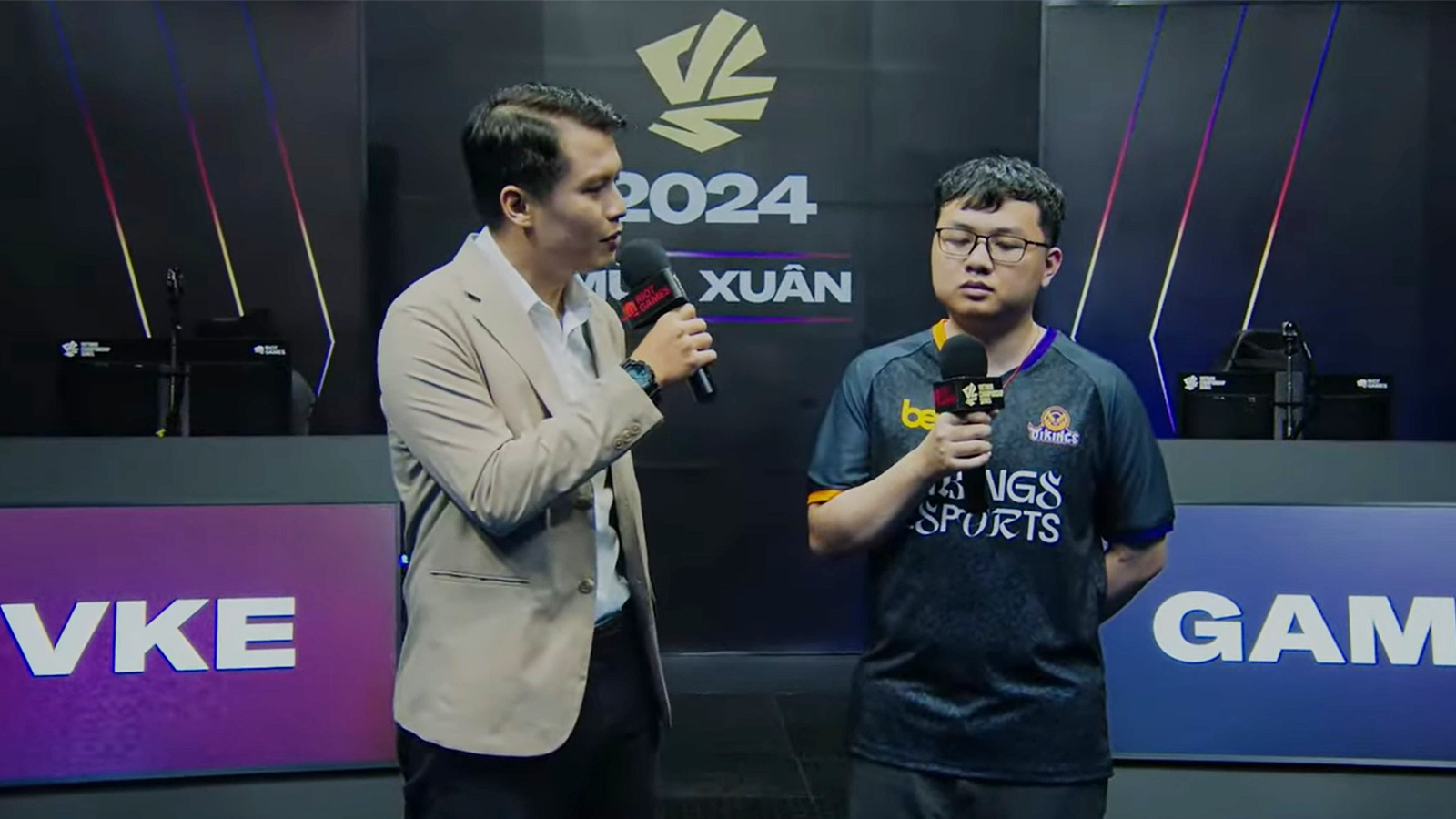 Không hổ danh 'Vua trò chơi': SofM thể hiện bản lĩnh khi vừa giúp VKE ...