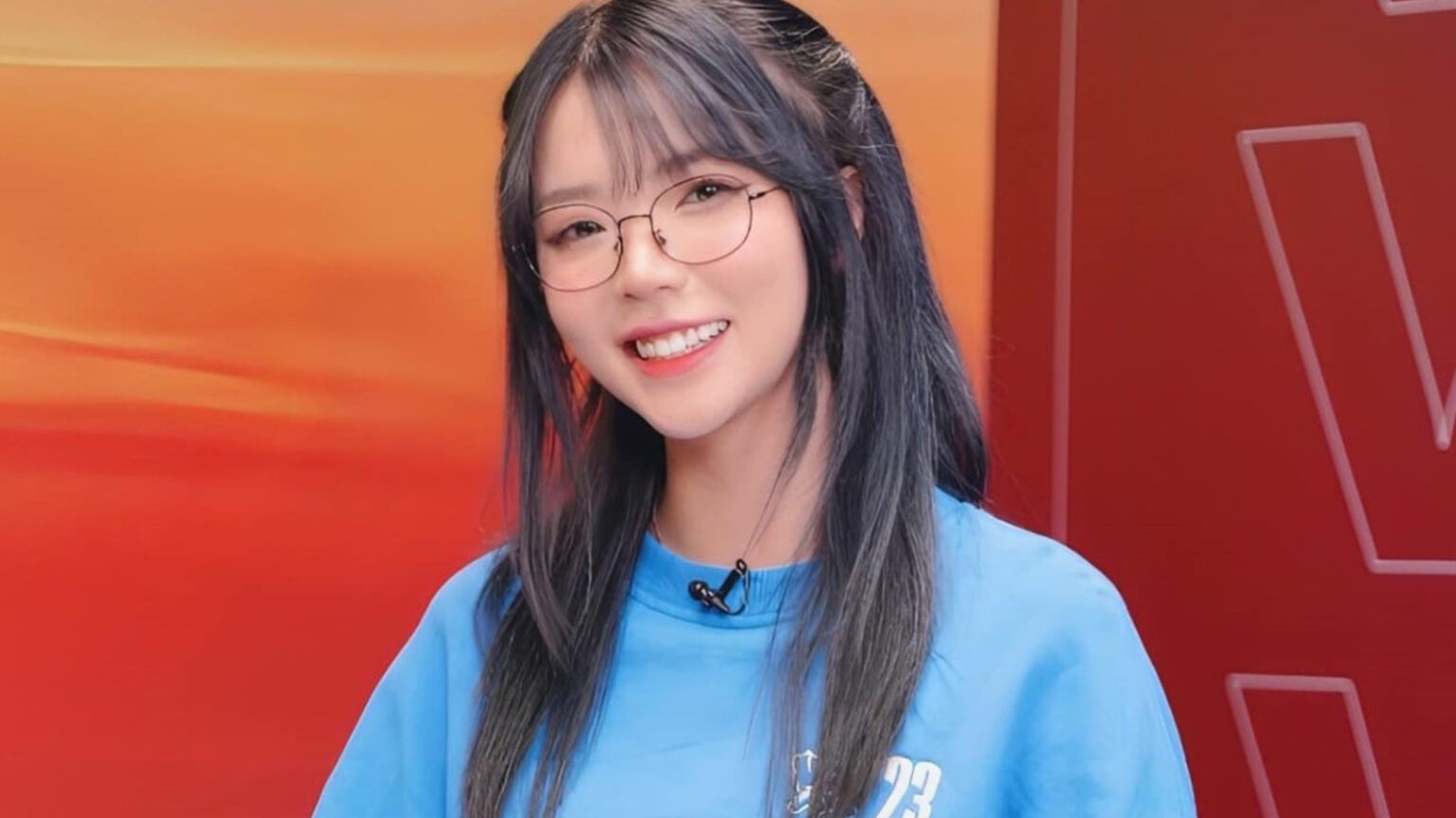 MC Remind vừa rap vừa kể truyện cười trong MV 'Ném Ly' | ONE Esports ...