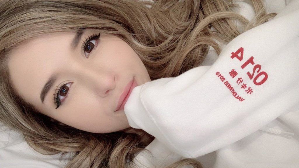 Hot streamer Pokimane đạt 3 triệu người theo dõi trên Twitch | ONE ...