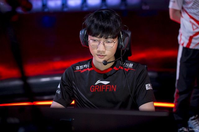 LMHT: GRF Viper lý giải việc lấy Đạo Chích cho Sivir vì... không thích ...