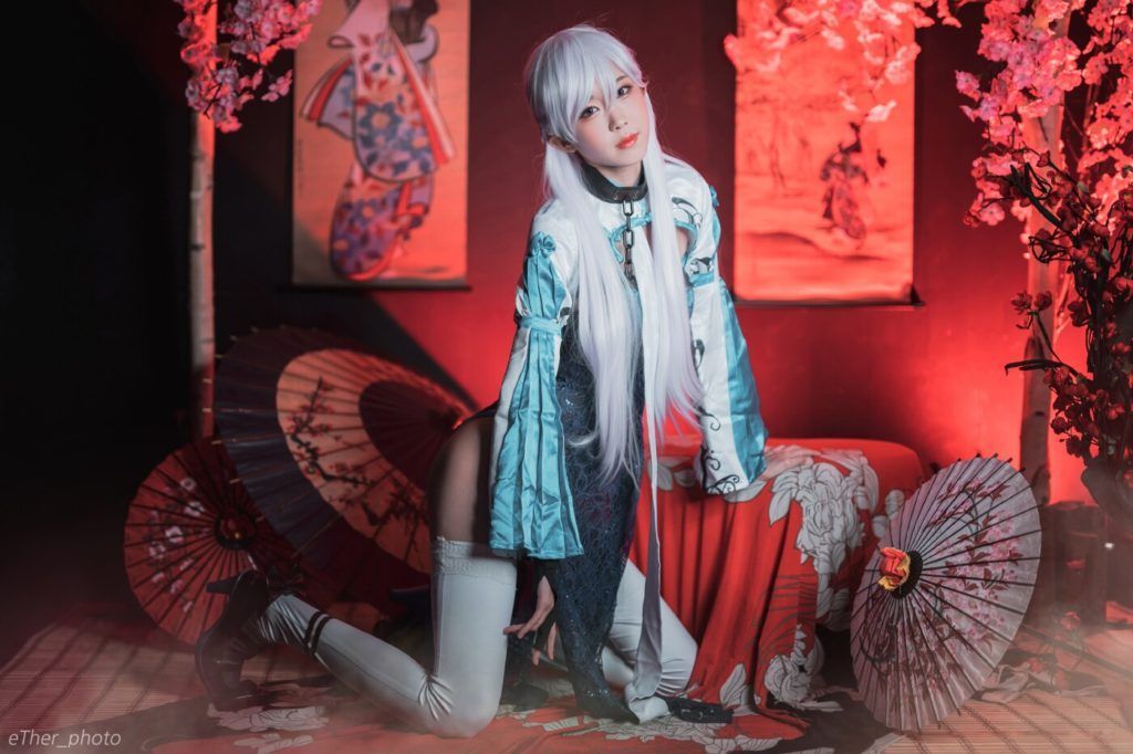 Bora hút hồn bao game thủ với cosplay Belfast | ONE Esports Vietnam