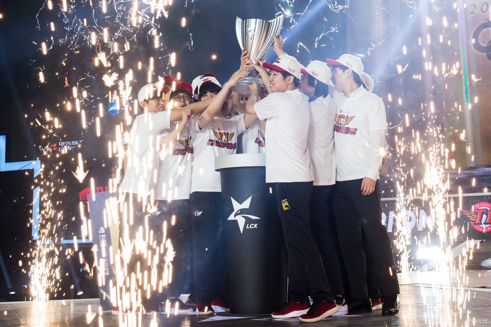 LMHT: Nếu muốn ngăn cản SKT tại CKTG 2019, hãy ngăn cản họ ngay từ vòng bảng | ONE Esports Vietnam