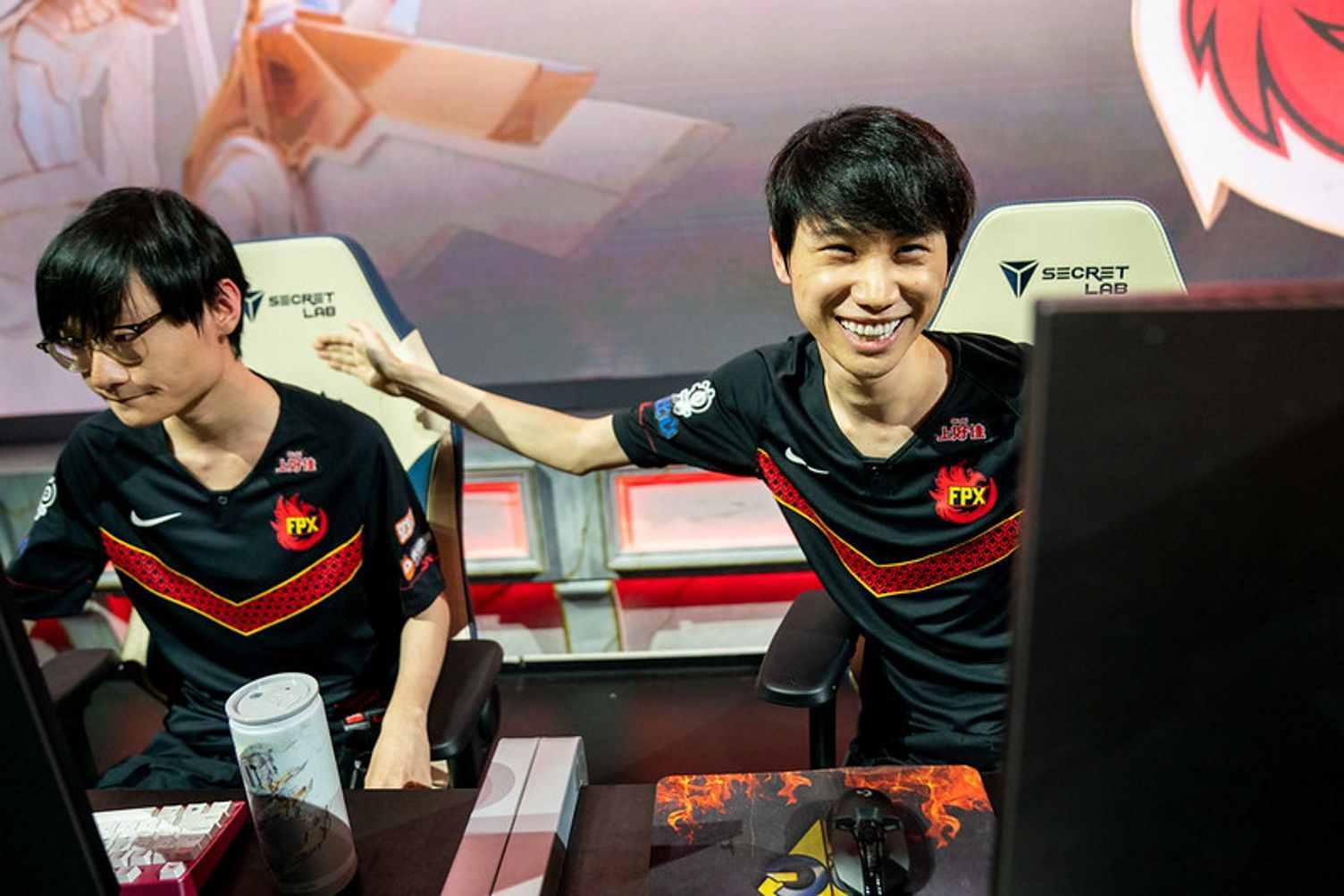 FPX Donib nhắn nhủ tới IG: "Hãy giữ chiếc cúp vô địch Thế giới ở lại với LPL" | ONE Esports Vietnam