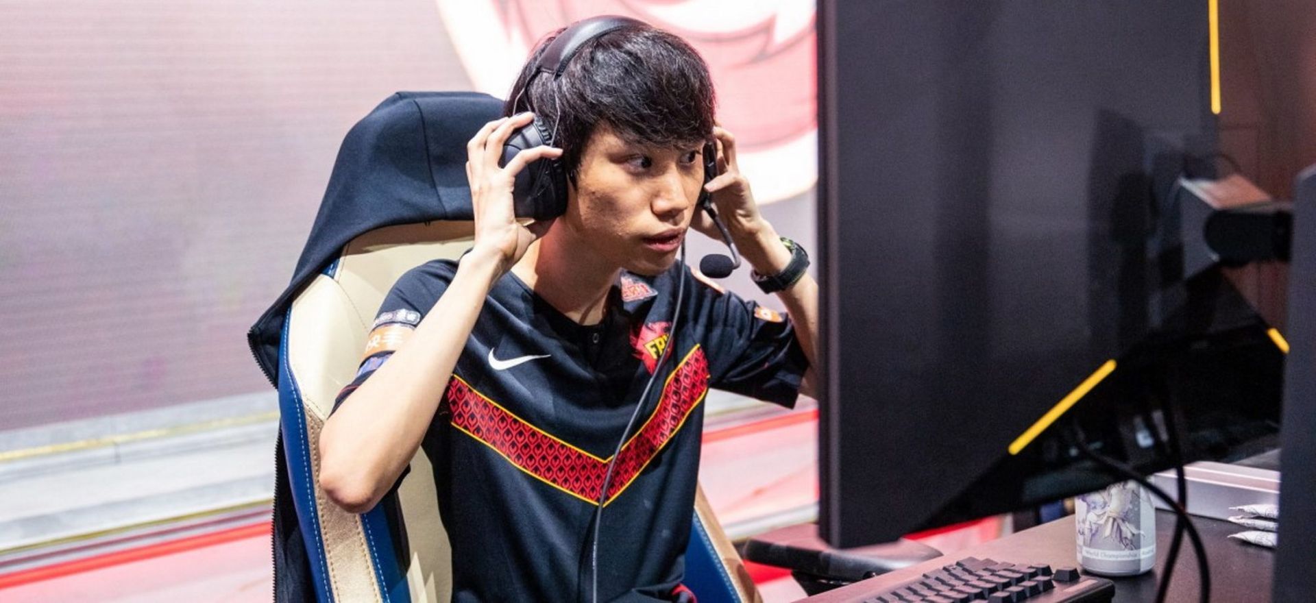 FPX Donib nhắn nhủ tới IG: "Hãy giữ chiếc cúp vô địch Thế giới ở lại với LPL" | ONE Esports Vietnam