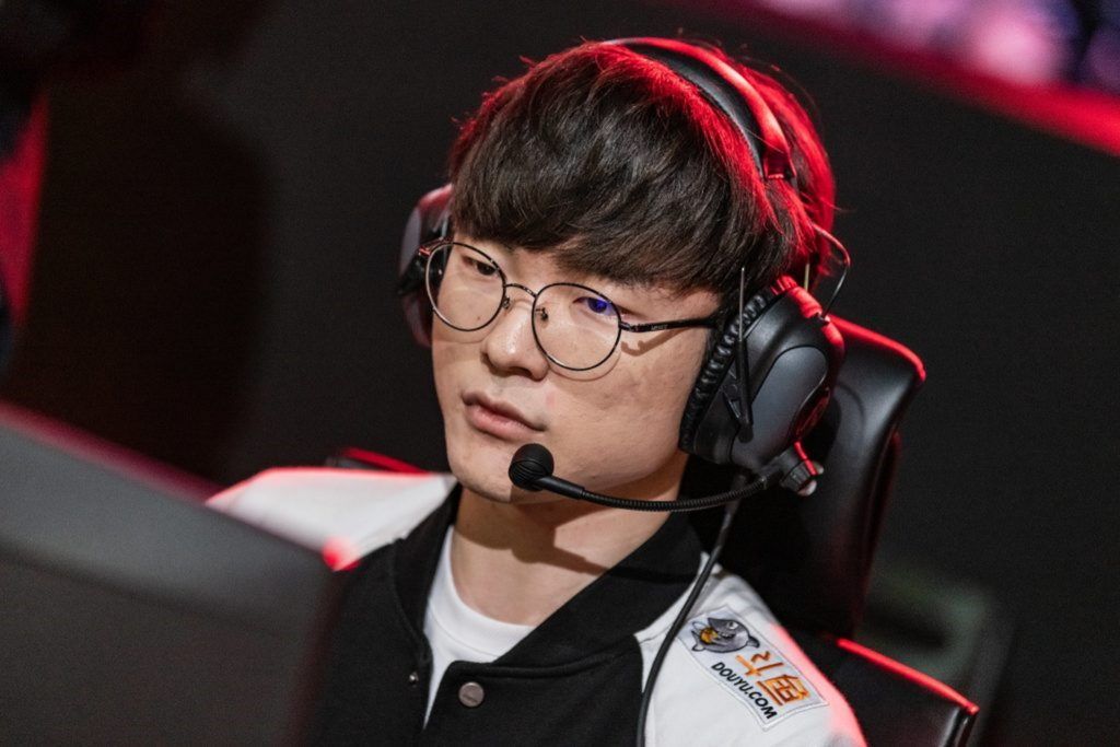 SKT Faker: '100 ván thắng có vẻ hơi ít, tôi muốn hướng đến chiến thắng thứ 200 càng sớm càng tốt ...