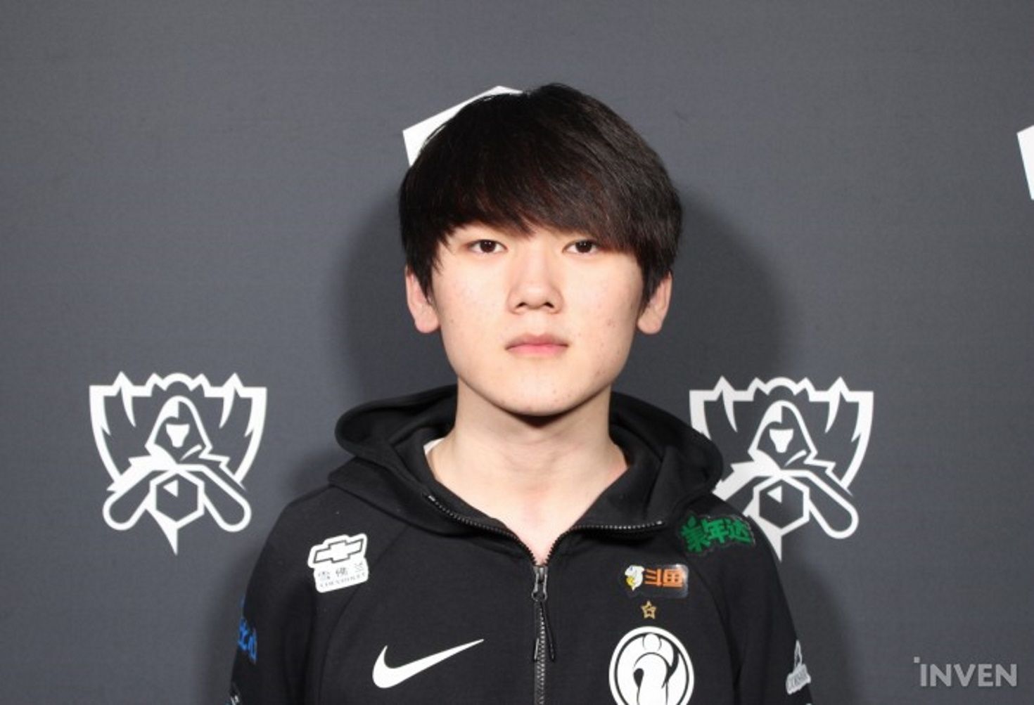 IG JackeyLove: 'Tôi muốn gặp FunPlus Phoenix ở Bán kết' | ONE Esports Vietnam