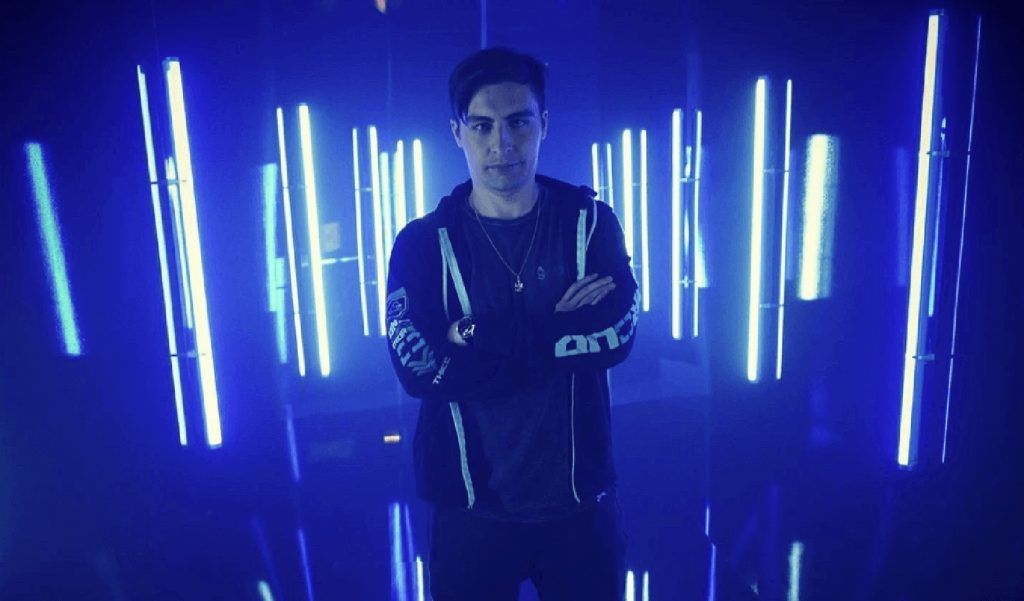 Sau Ninja, Shroud trở thành streamer thứ 2 cán mốc 1 triệu lượt đăng ký ...