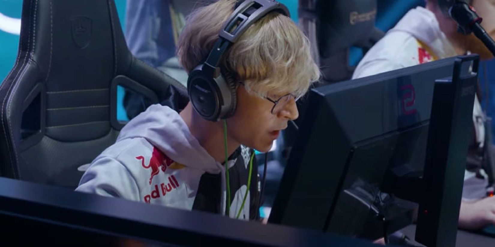 Bắt kịp xu hướng, Cloud9 đưa tuyển thủ CS:GO TenZ chuyển sang thi đấu ...