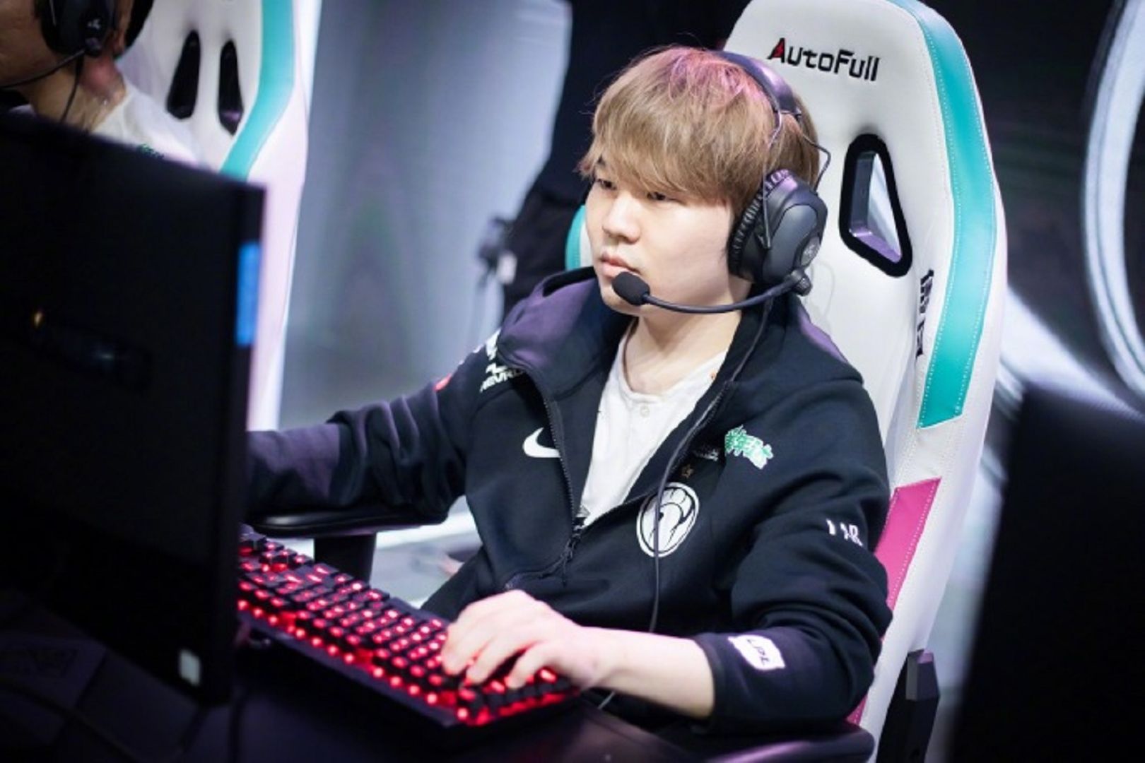 LPL - iG Rookie: 'Tôi đã quá quen với việc bị đối thủ cấm thẳng bể tướng' | ONE Esports Vietnam