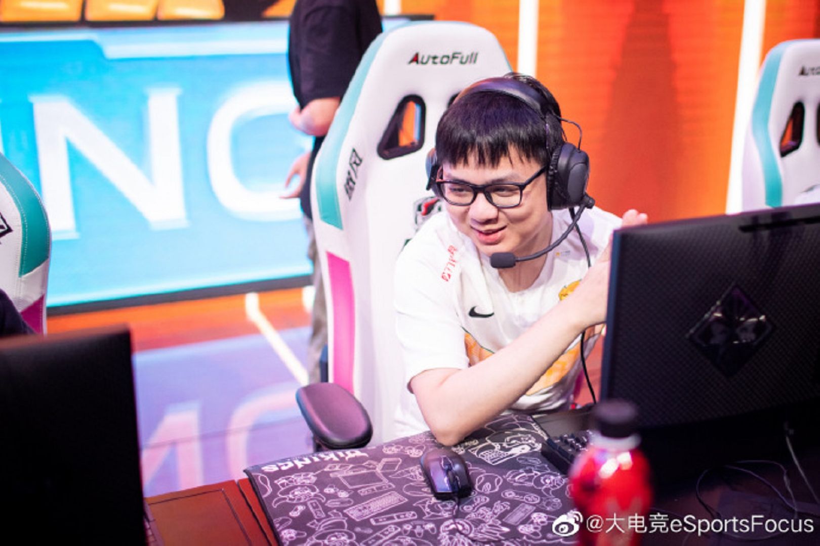 LMHT: SofM chia sẻ về người bạn thân đang là ngôi sao số một của EDG ...