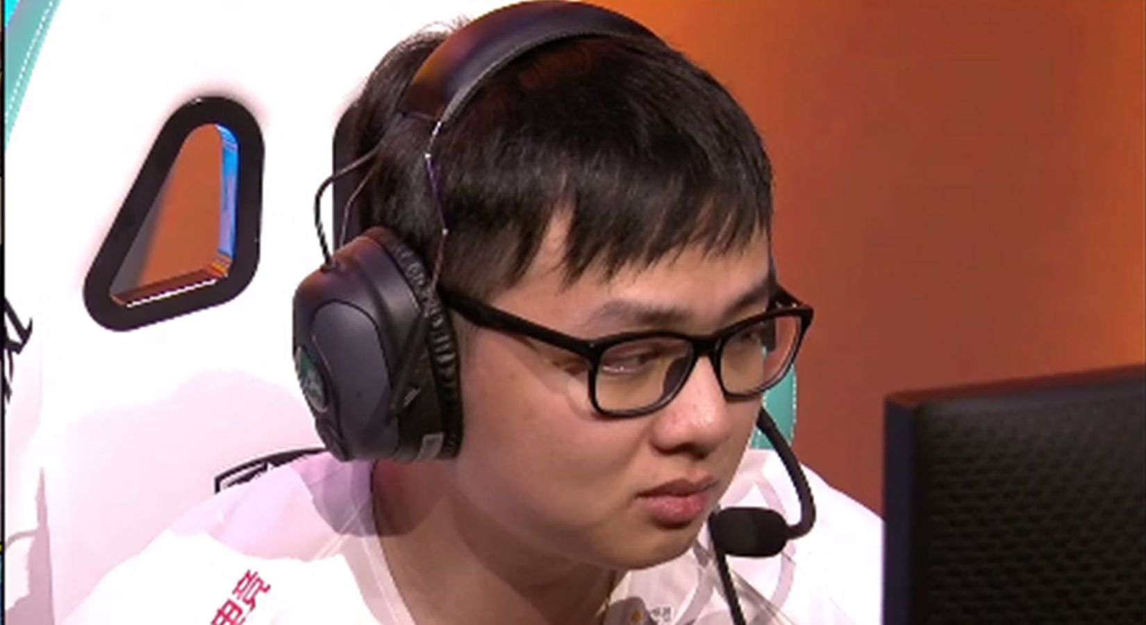 LMHT: Thăng hoa trước LGD, SofM khiến hai nhân vật lớn tại LEC phát cuồng | ONE Esports Vietnam