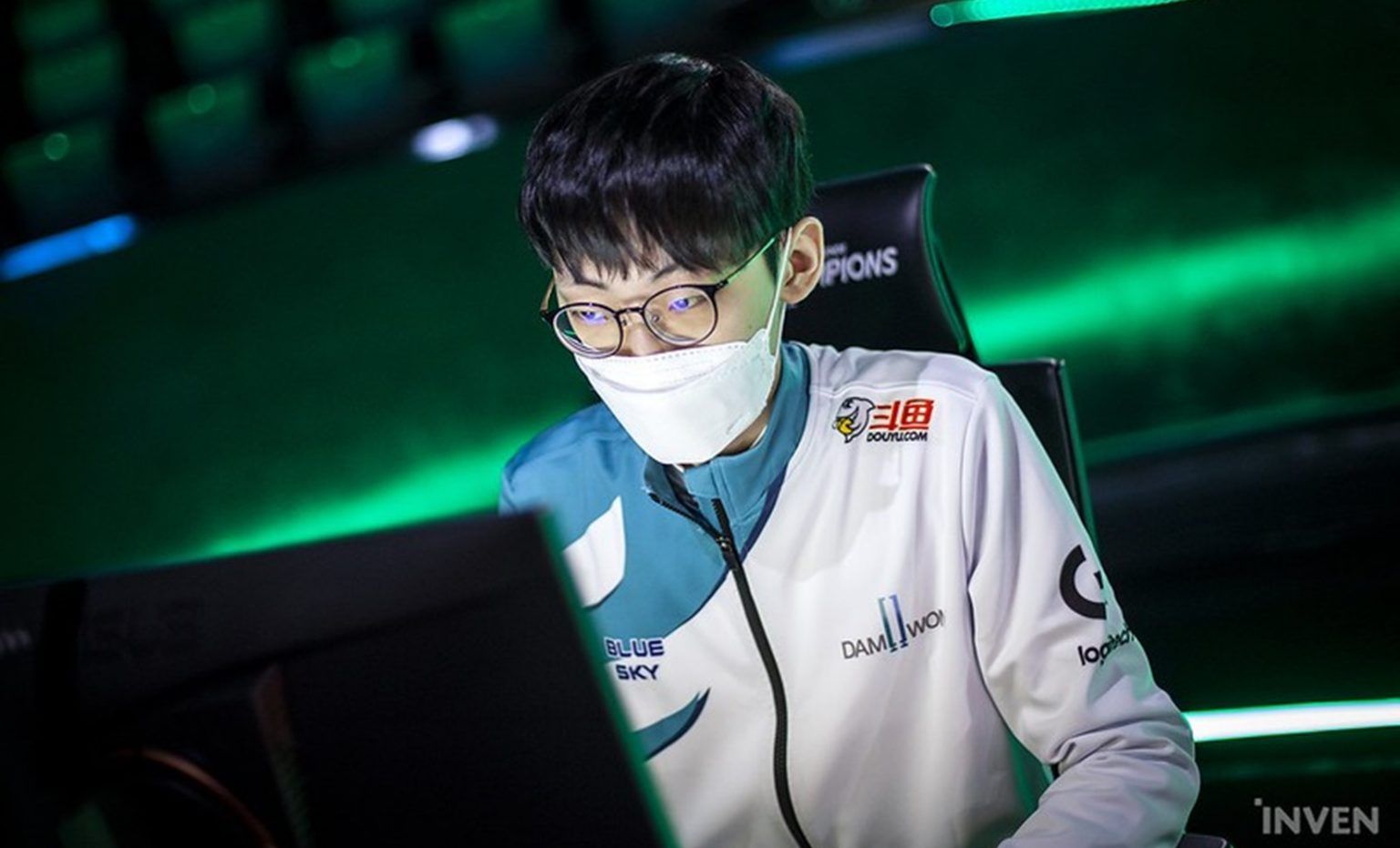 Phỏng vấn nhanh DWG Nuguri: Bất ngờ với lí do tên ingame ra đời | ONE ...