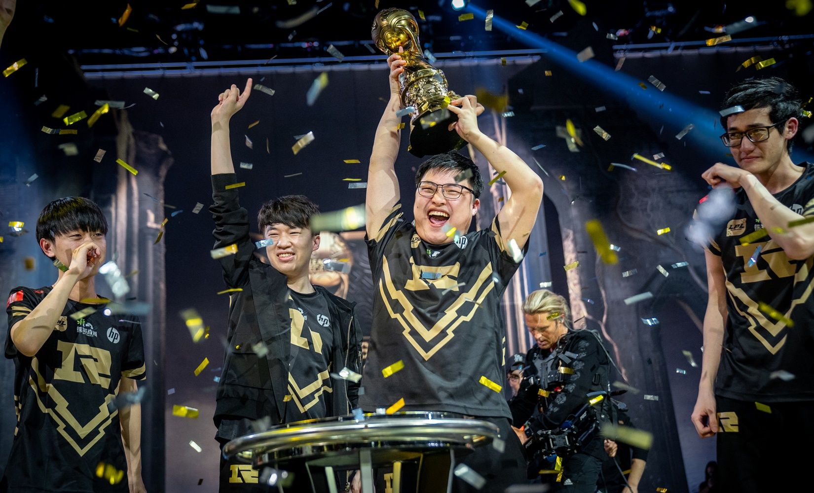 [LMHT] LPL: 'Siêu xạ thủ' một thời Uzi và đồng đội cũ hội tụ để đối đầu với... RNG | ONE Esports ...