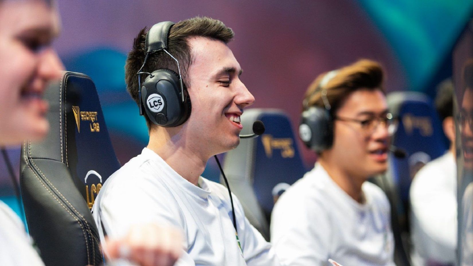 [LMHT] PowerOfEvil chính thức rời FlyQuest, Team SoloMid 'đứng ngồi ...