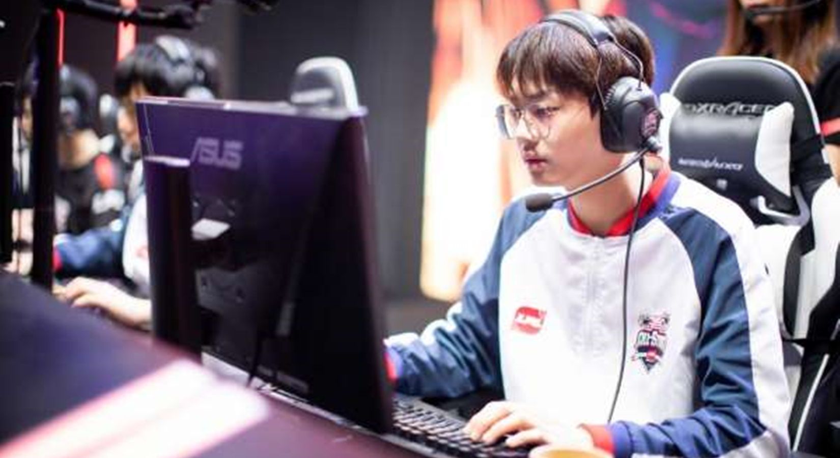 [LPL] Vici Gaming phạt ngôi sao đi rừng Leyan 3 tháng lương vì gian lận | ONE Esports Vietnam
