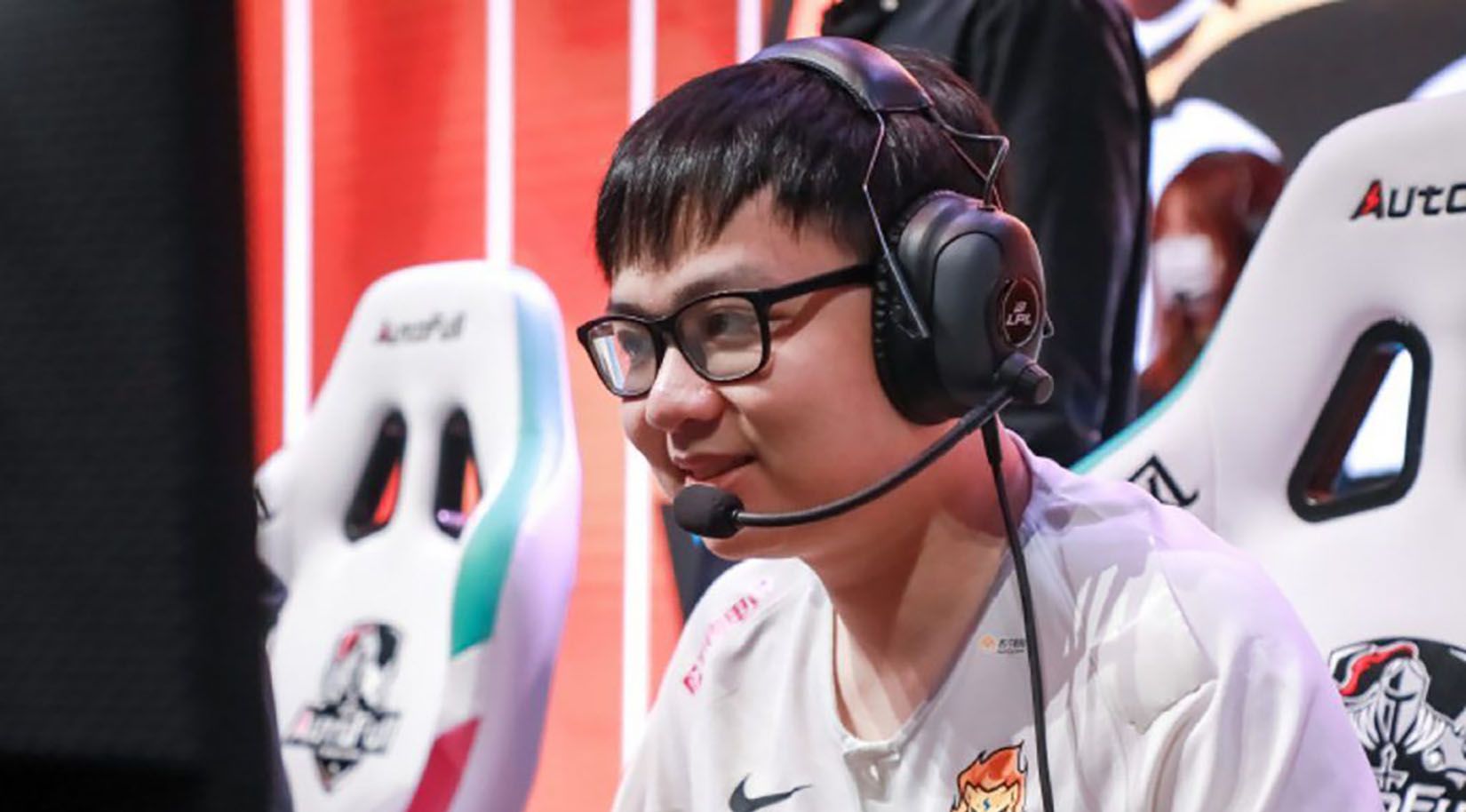 Chính thức: SofM tái ký hợp đồng với Suning Gaming | ONE Esports Vietnam